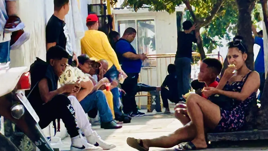 Quien es dueño de la banqueta frente a tu casa - Diario del Sur ...