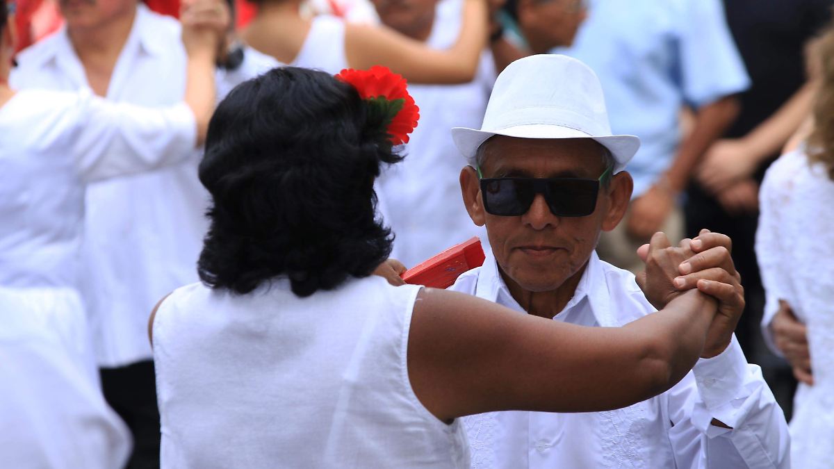 Presentación del álbum Nuevos Danzones Veracruzanos de Damián Báez Galván en Xalapa - Diario de ...