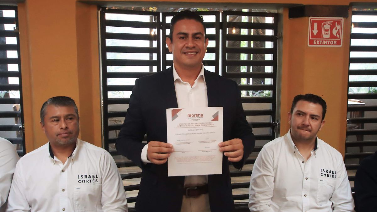 Israel Cortés Jiménez se inscribe por Morena como aspirante a la candidatura por la alcaldía de ...