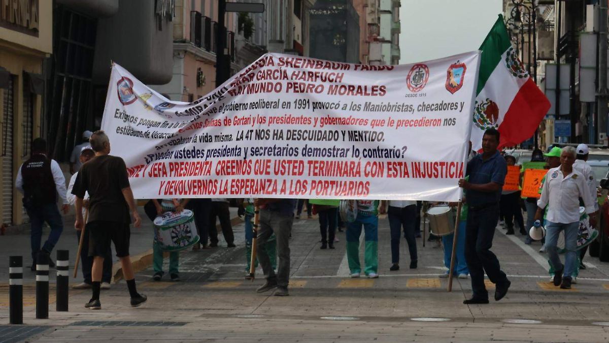 Extrabajadores portuarios de Veracruz exigen restitución de bienes tras ...