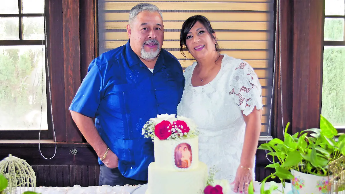 Celebran 40 años de casados Mavel Medrano y Rubén Sotelo con un inolvidable convivio [Galería ...