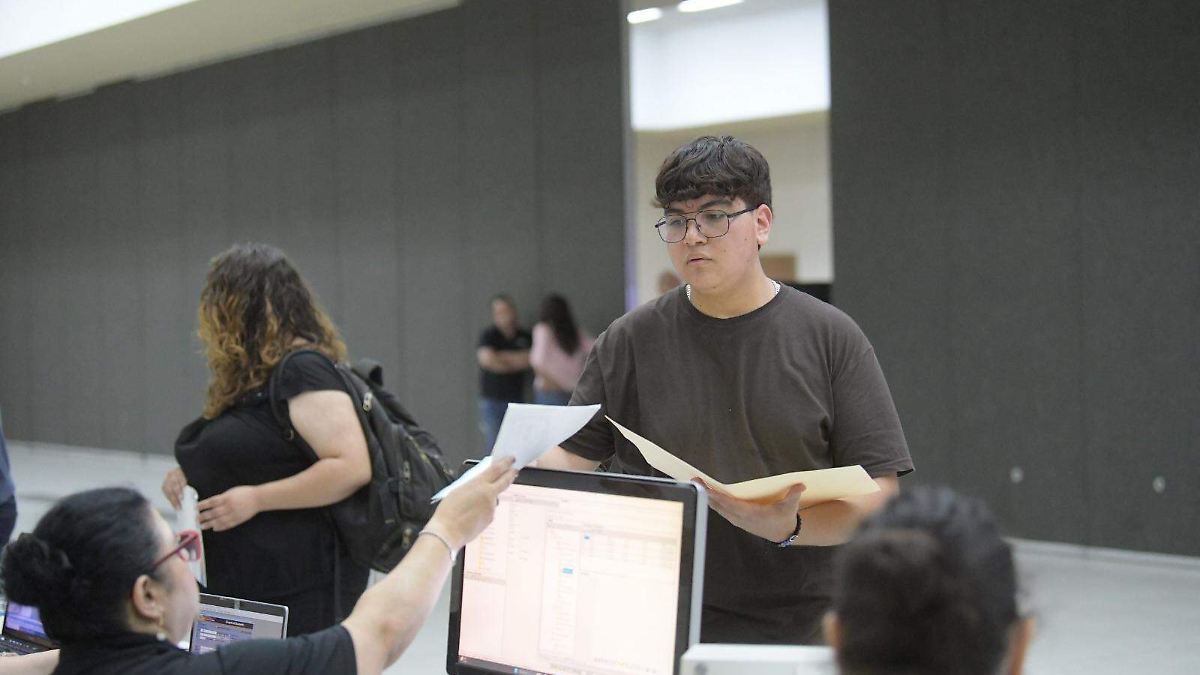 UACH: Entrega de fichas de admisión para el semestre enero-junio 2026 ...
