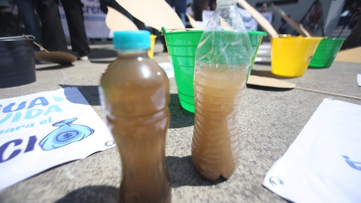 Una de cada 10 colonias en Guadalajara reciben agua con color o con ...