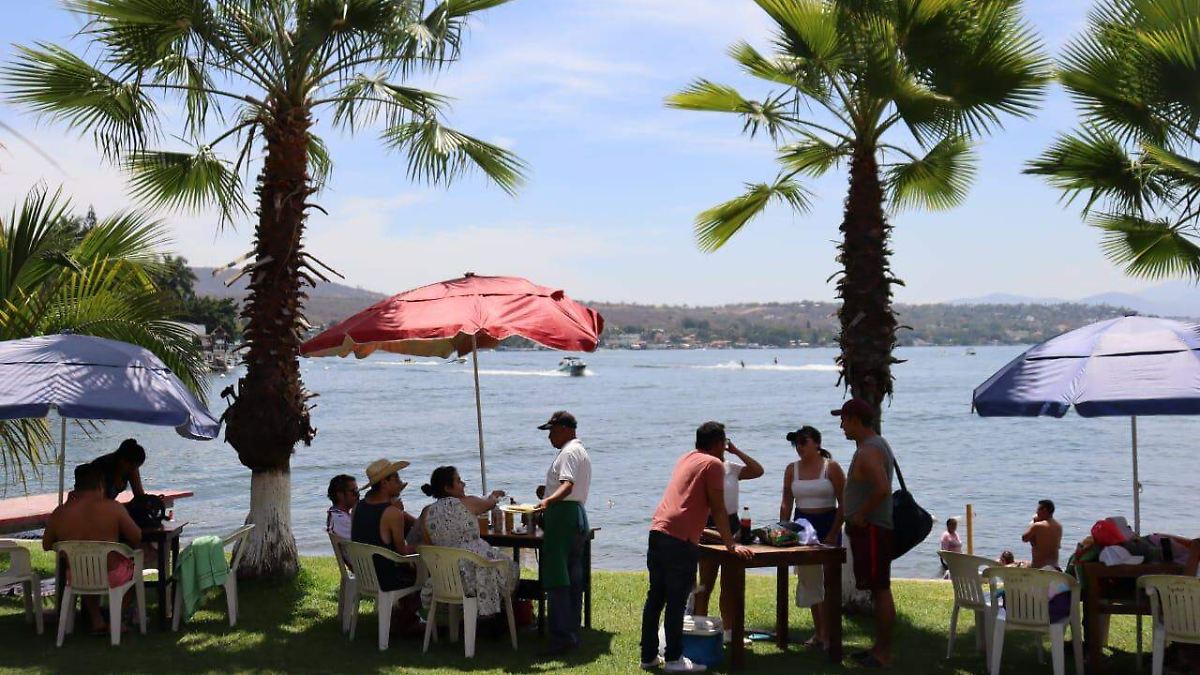 Tequesquitengo | Disfruta del lago en la Playa Ejidal Xoxocotla - El ...
