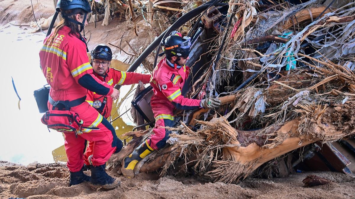 Suman 210 muertos en Valencia, España, tras severas inundaciones por la ...