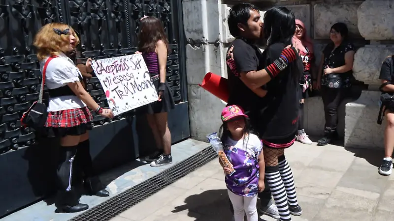 Marcha Emo 2025: así se vive el homenaje a la tribu urbana - El Sol de ...