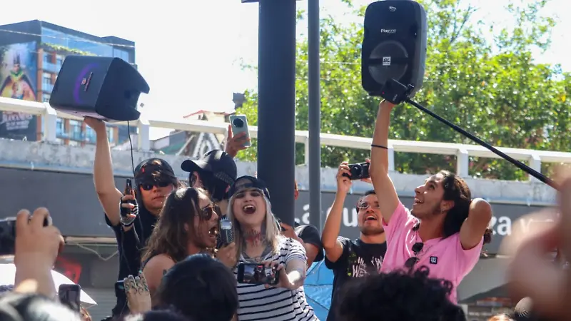 Marcha Emo 2025: así se vive el homenaje a la tribu urbana - El Sol de ...