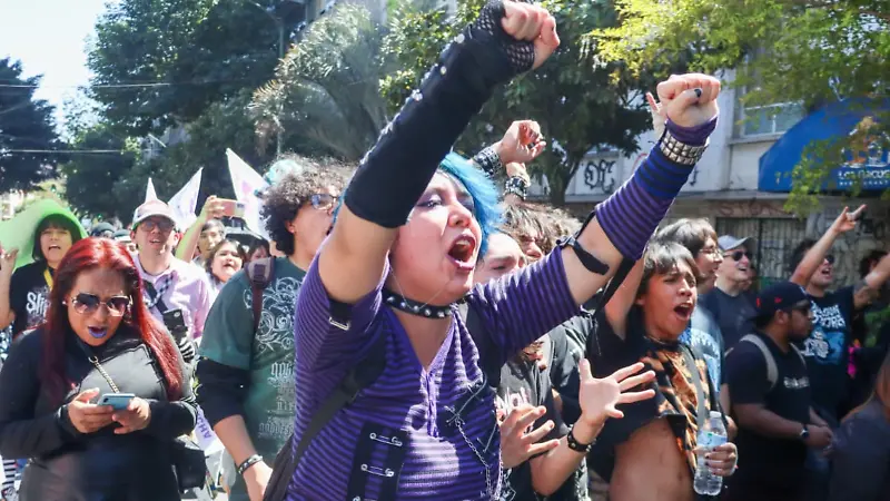 Marcha Emo 2025: así se vive el homenaje a la tribu urbana - El Sol de ...
