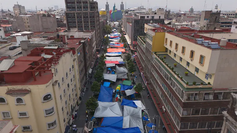 Terrazas del Zócalo sufren por campamento de la CNTE a días de arrancar ...