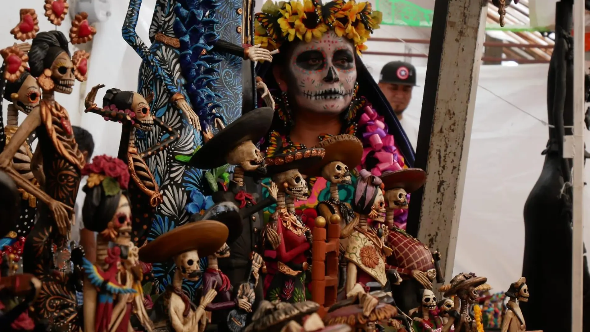 Arranca la Feria de la Catrina, cráneos y colores inundan las calles de ...
