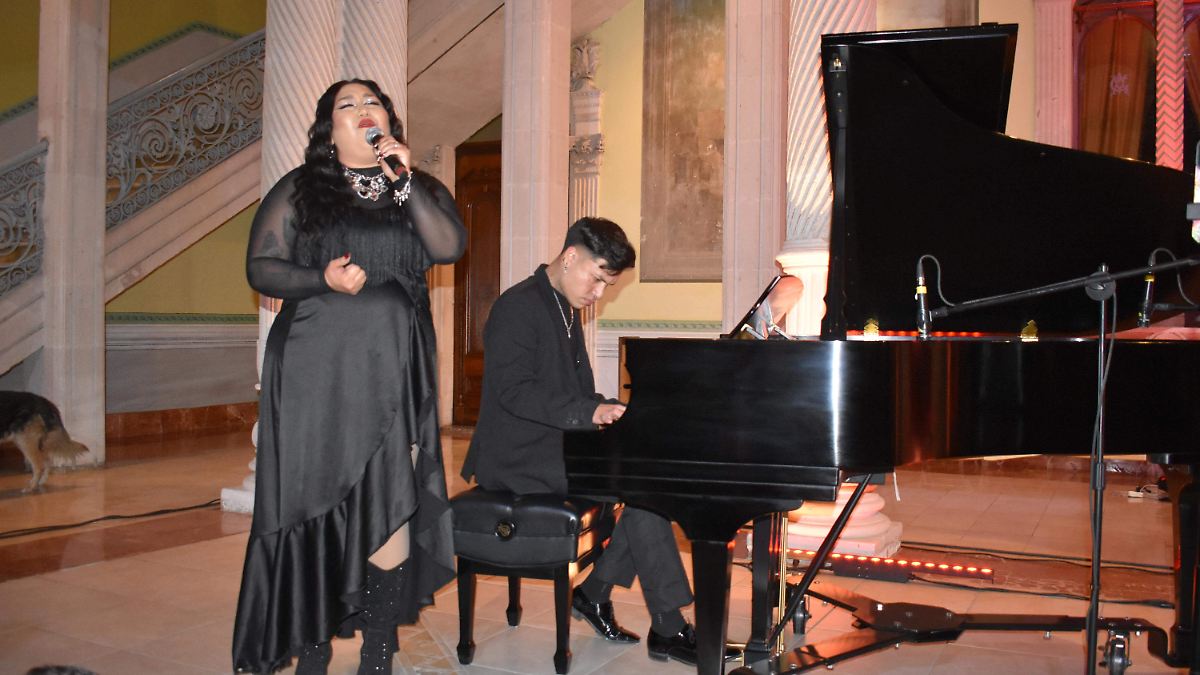 Reyna Bosquez: 20 años de trayectoria musical, un sueño hecho realidad ...