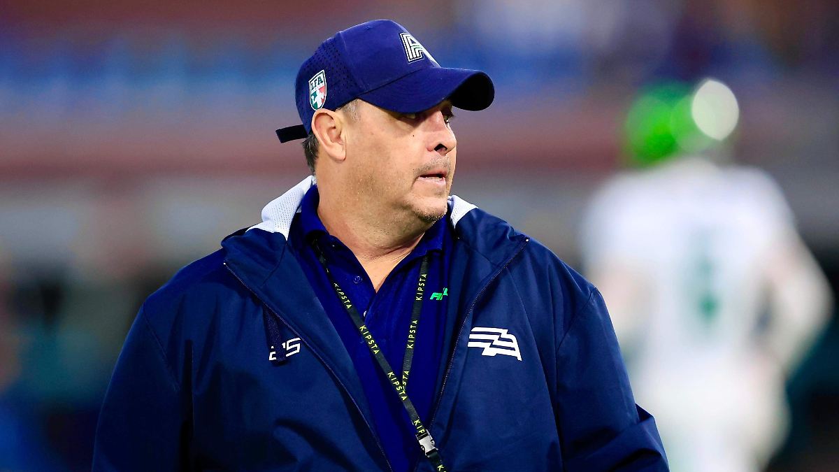 Una más de Marco Martos; el coach de Arcángeles enciende a la LFA en ...