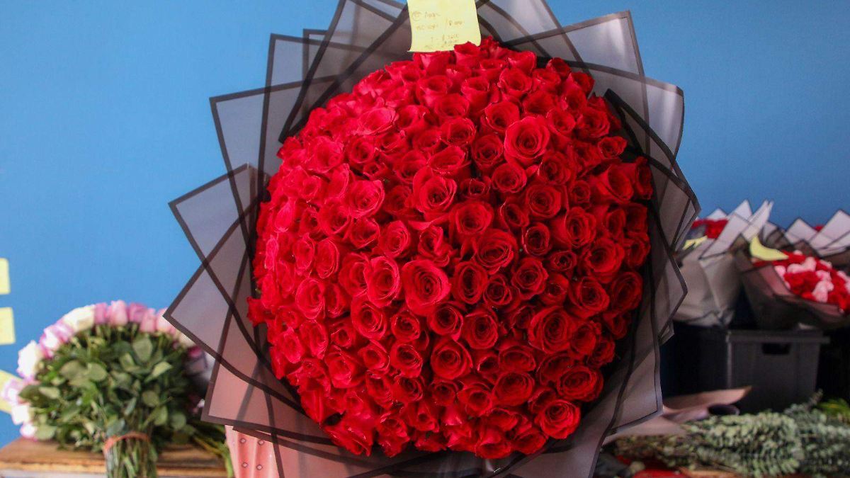 Regalan hasta 500 rosas: así son los famosos ramos buchones de Culiacán ...