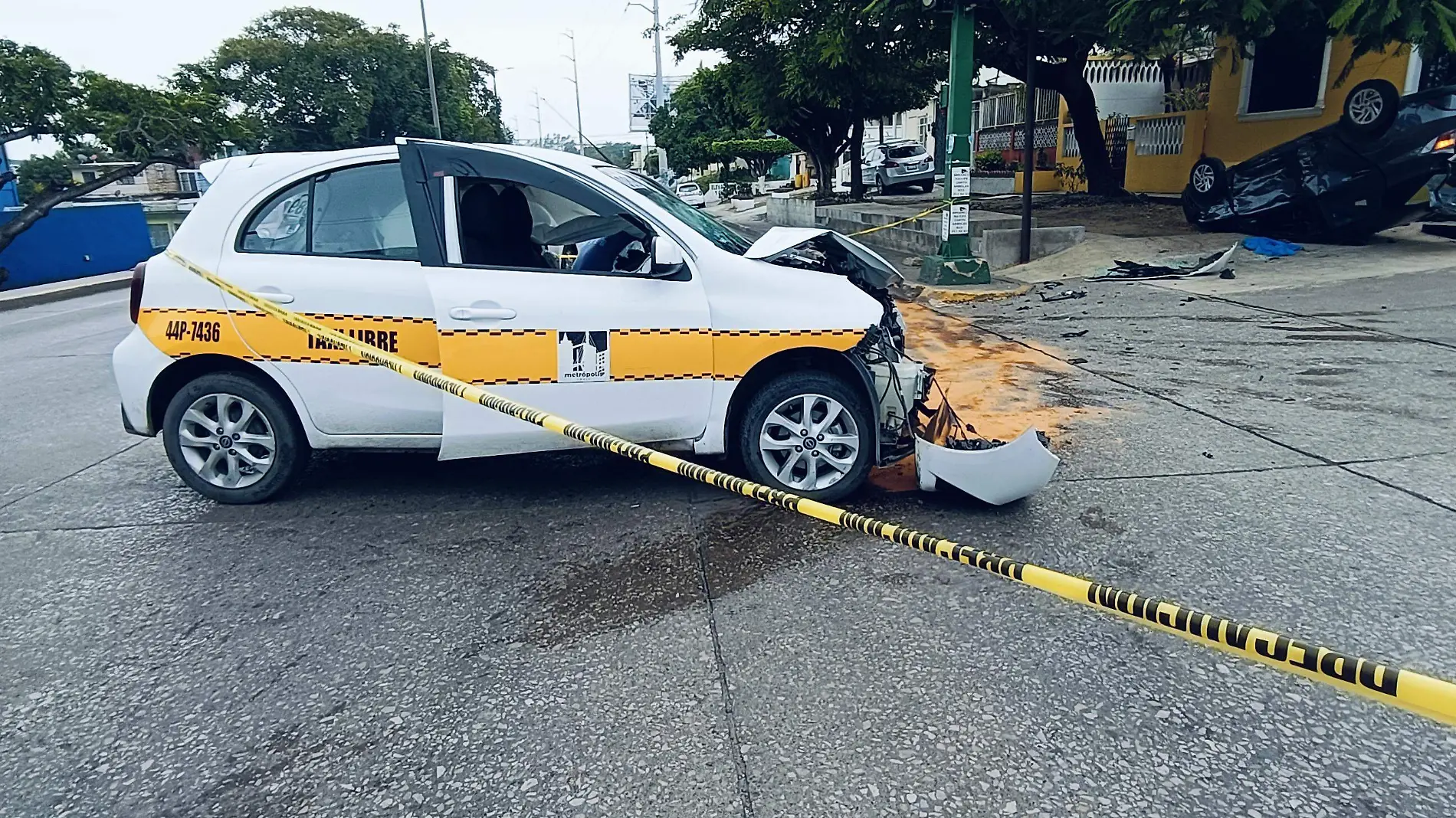 Fuerte impacto en Ciudad Madero: auto volcado y saldo sin heridos ...