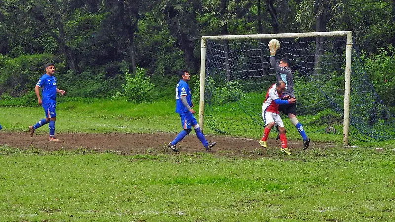 Neblina, frio y altitud, verdaderos contrincantes en la cancha del ...